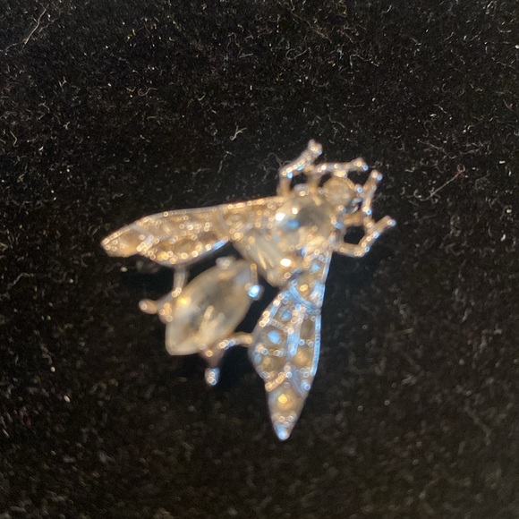 Jewelry | Vintage Queen Bee Broochpin | Poshmark